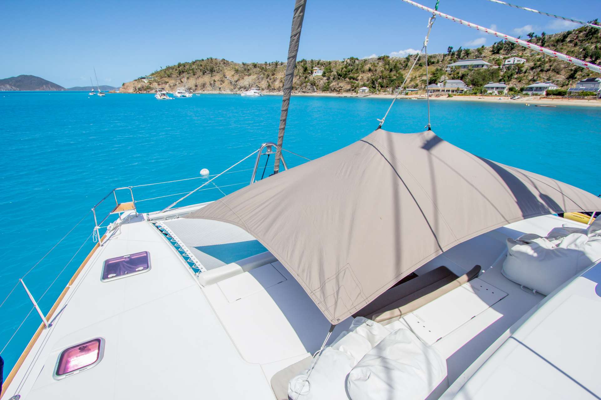 Yacht AZURIA, Lagoon | CHARTERWORLD Luxury Superyacht Charters